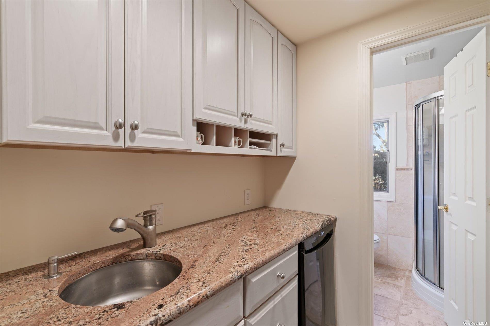 10 Devon Pl, Northport, NY 11768, US | Buy, Sell, Rent, Analyze