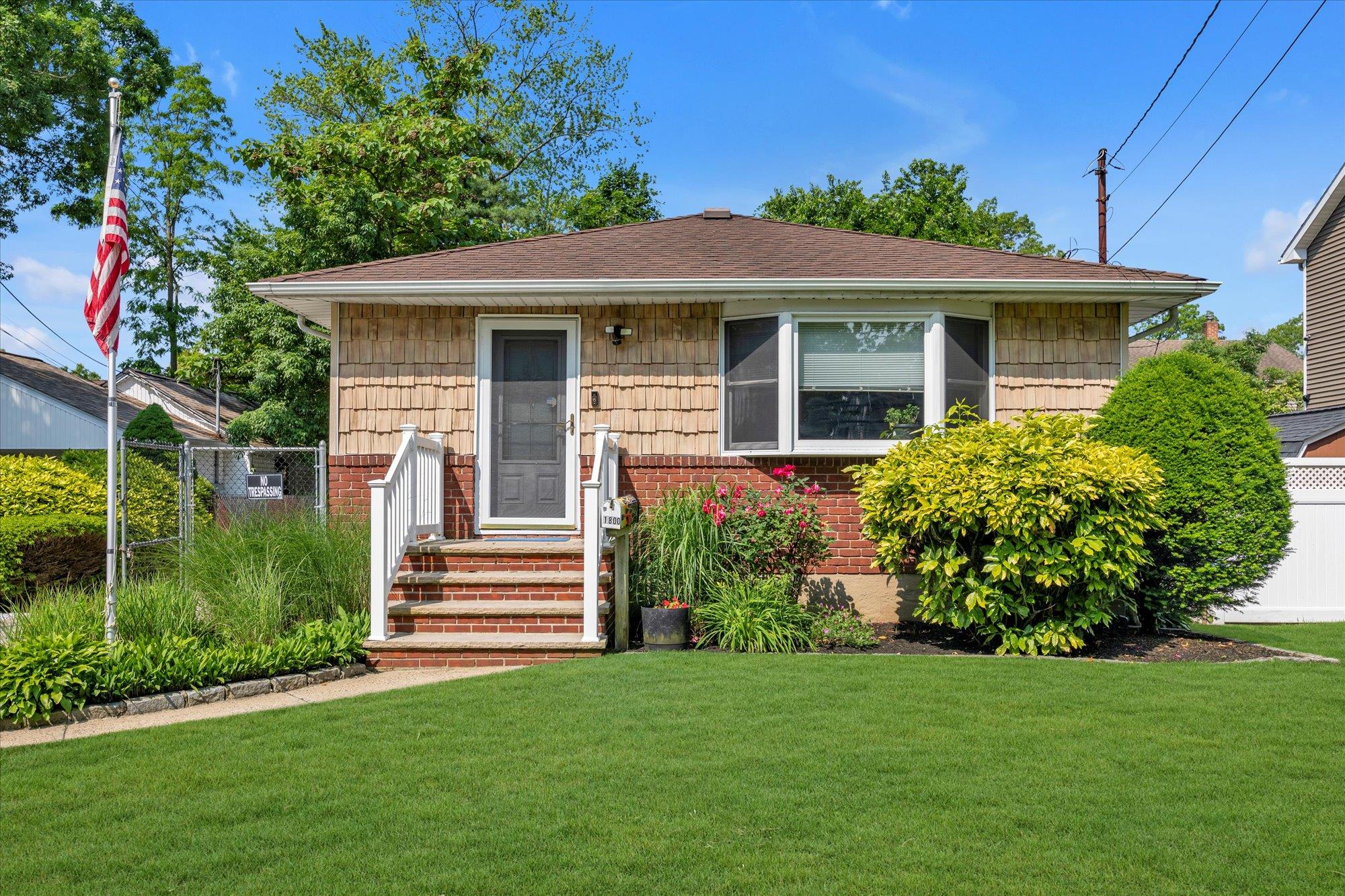 1800 Remson Ave, Merrick, NY 11566, US | Buy, Sell, Rent, Analyze