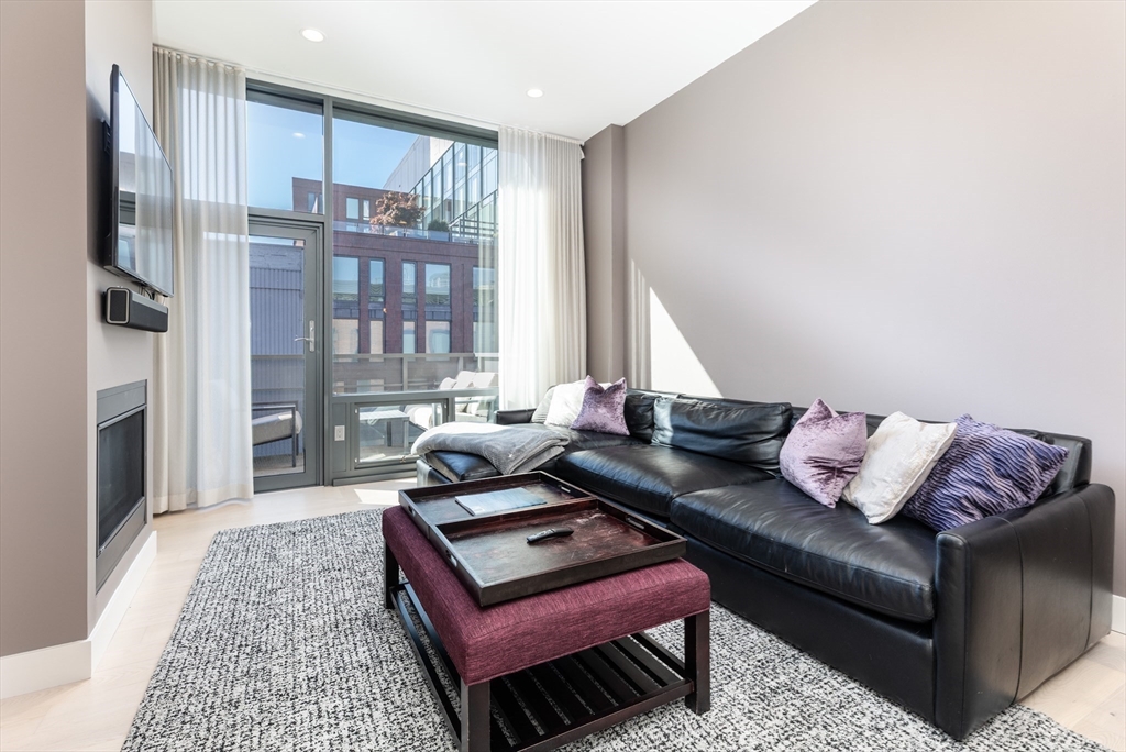 32 Traveler St PH8, Boston, MA, 02118 - Lamacchia Realty
