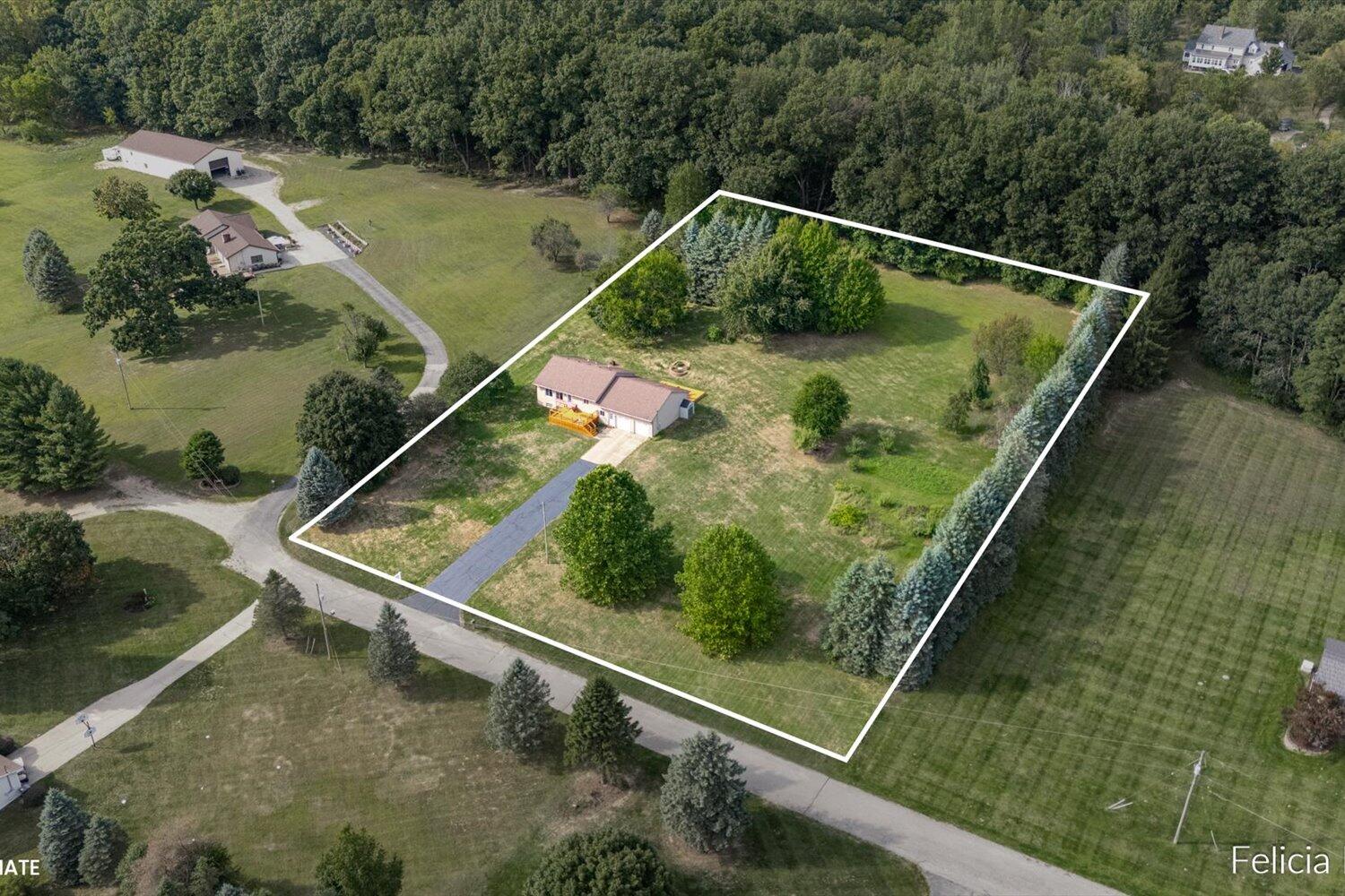 8119 Sunset Lane, Alto, MI 49302 | MLS 25046751 | Listing Information ...