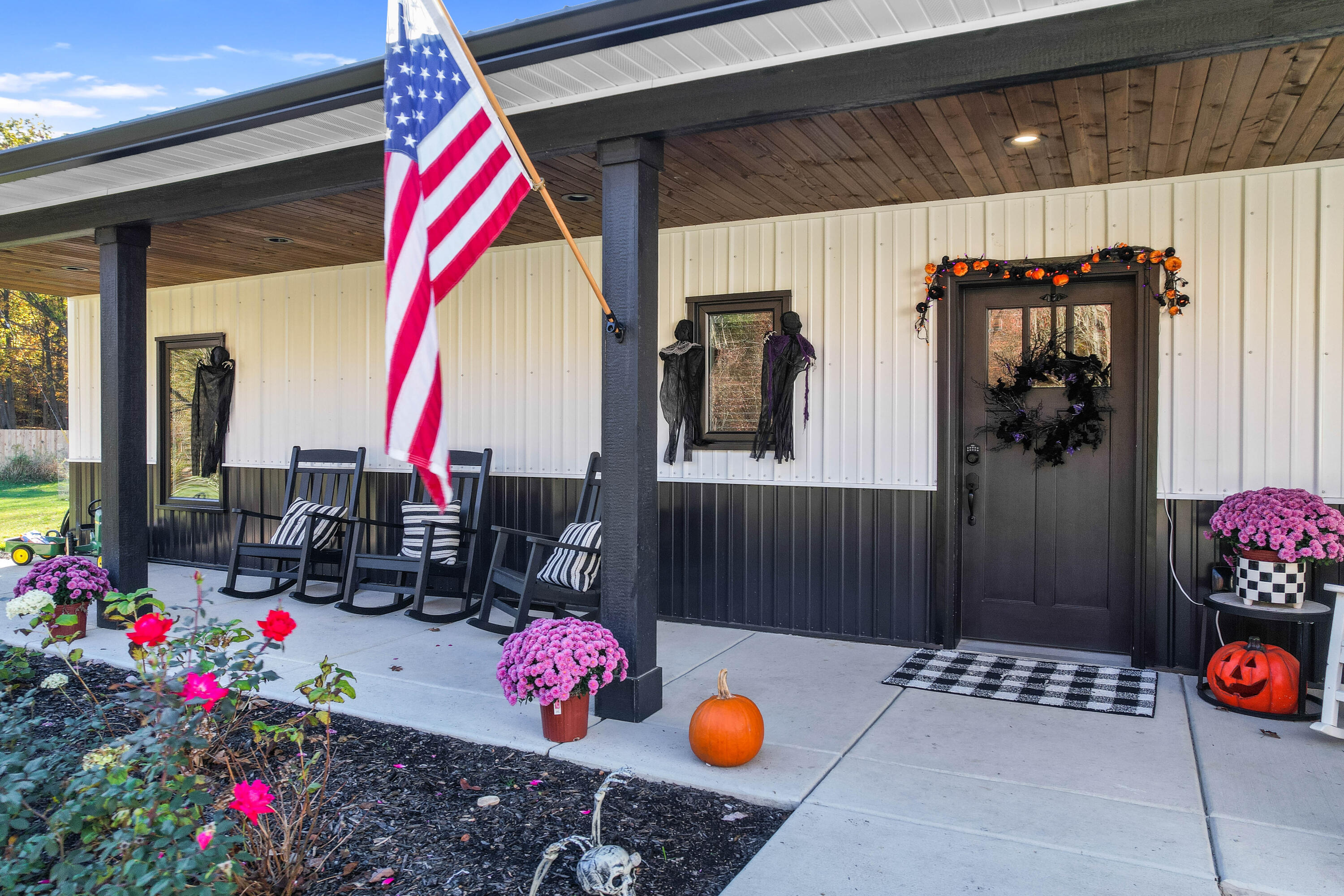 9242 Irish Road, Goodrich Vlg, MI 48438 | MLS 25054194 | Listing ...