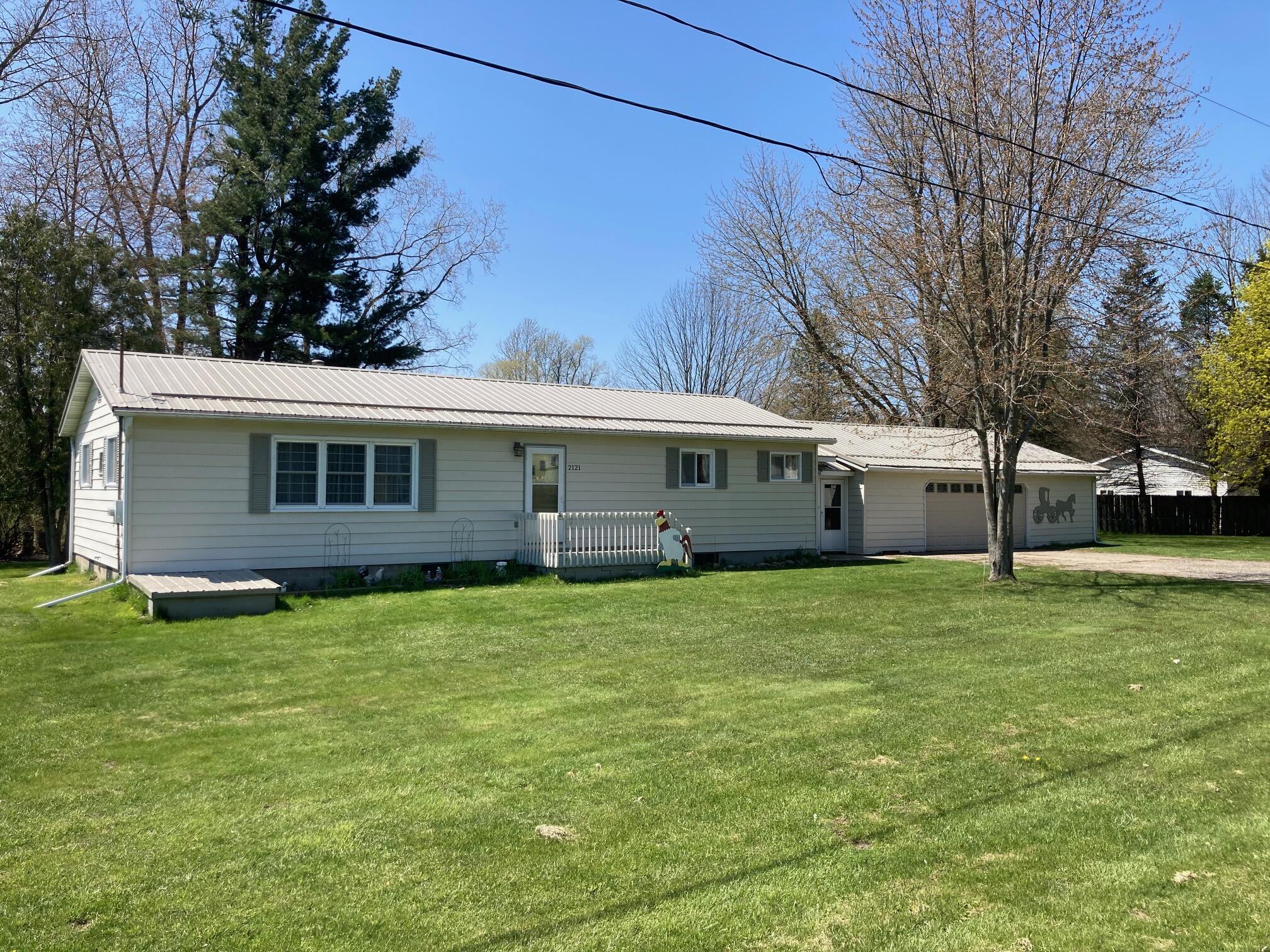 2121 W Howard City-Edmore, Six Lakes, MI 48886 | MLS 23013113 | Listing ...