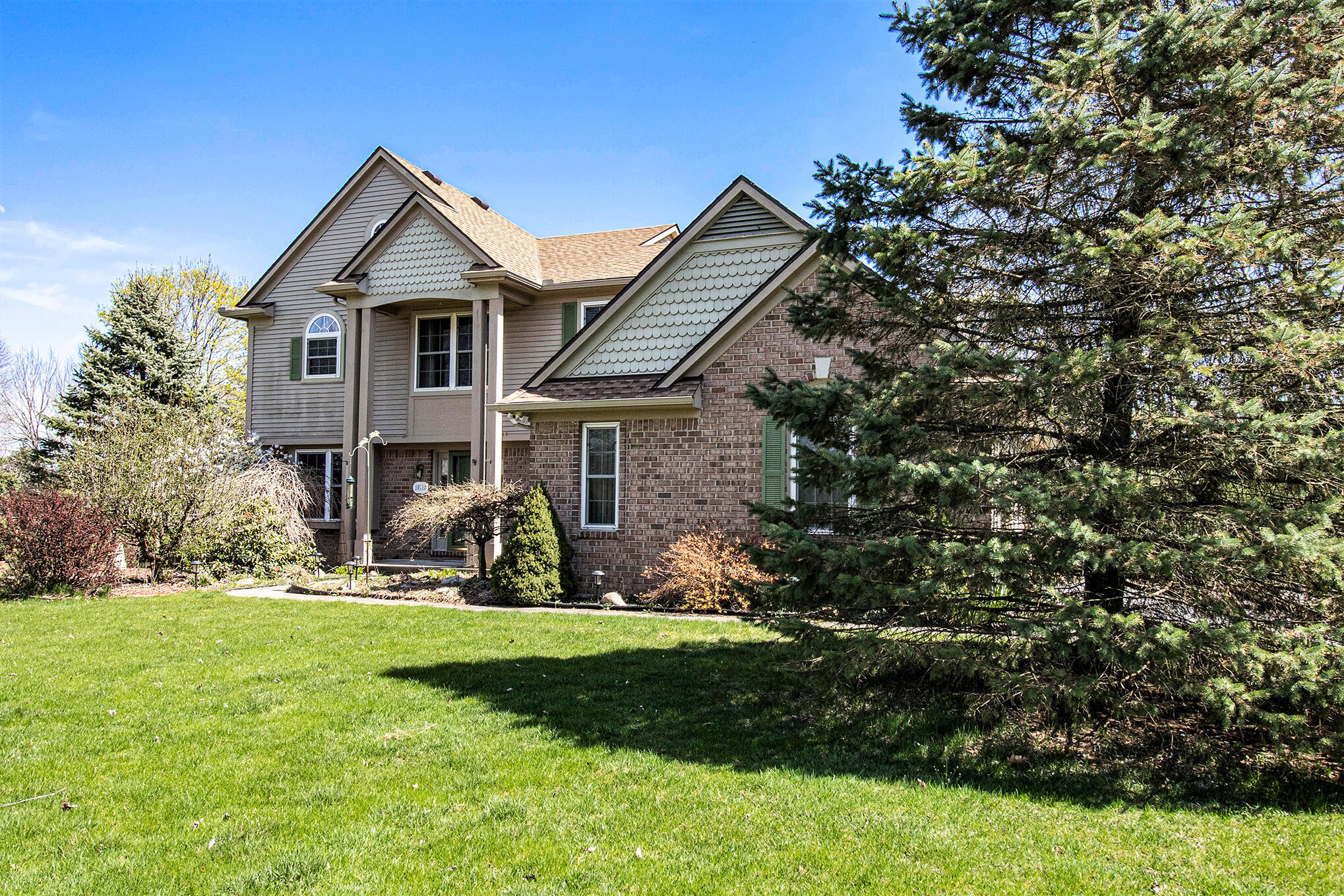 10777 Pondside Court, Pinckney, MI 48169 | MLS 24018305 | Listing ...