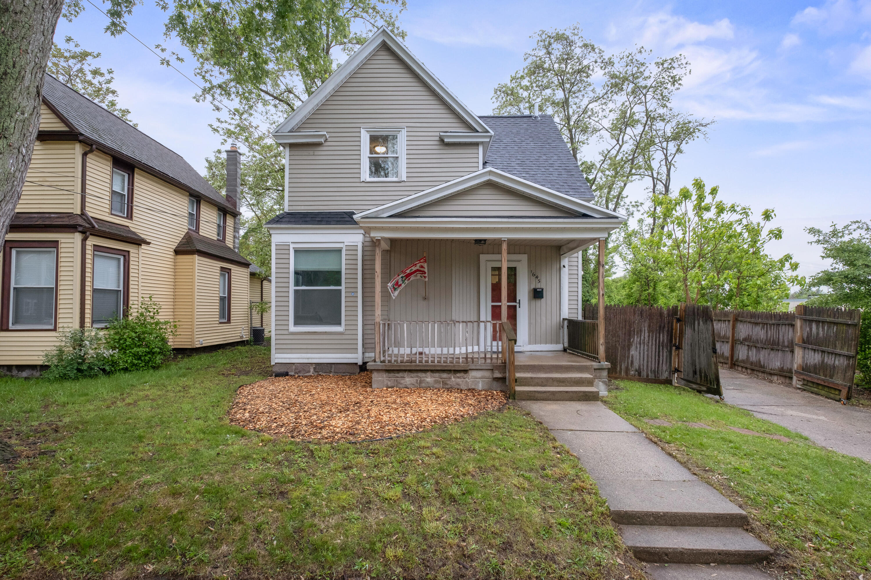 1645 College Ave SE, Grand Rapids, MI 49507, US | Buy, Sell, Rent, Analyze