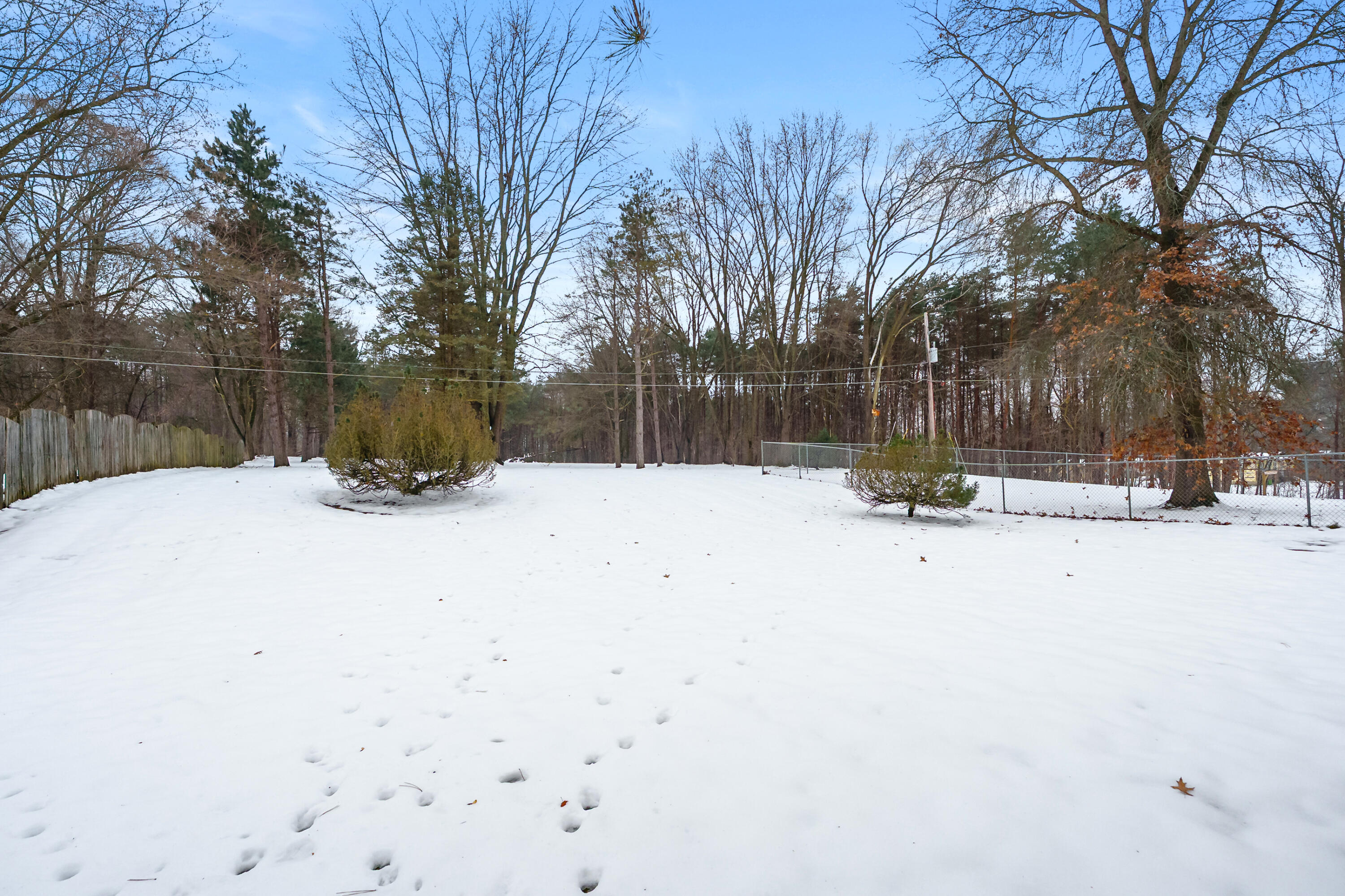 806 E 4th Street, Lawton, MI 49065 | MLS 26000686 | Listing Information ...