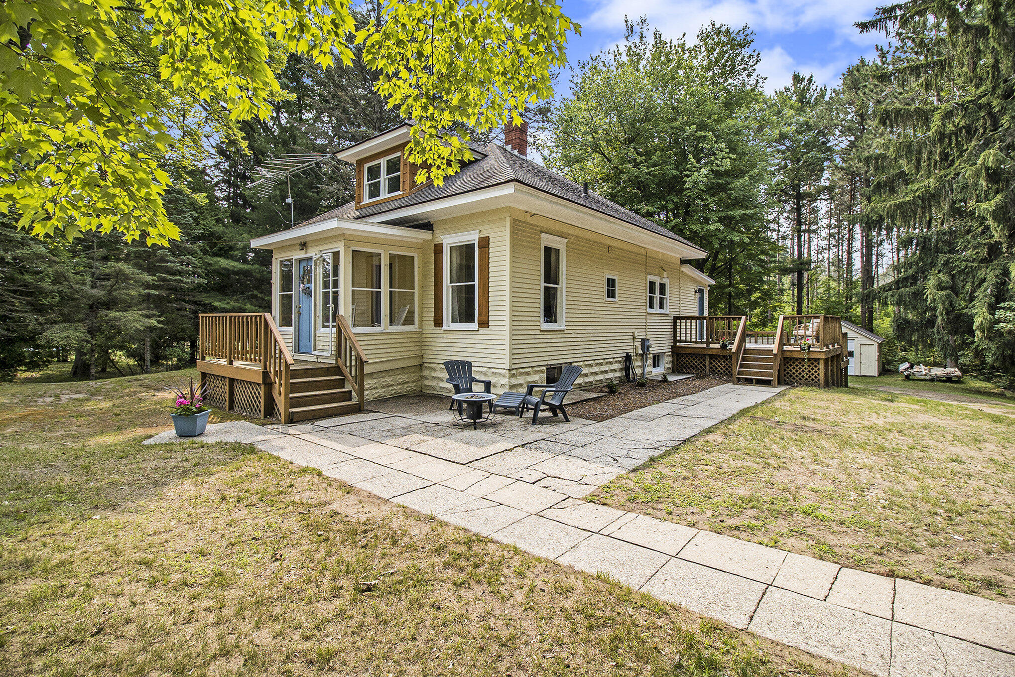 6707 W Decker Road, Ludington, MI 49431 | MLS 23026586 | Listing ...