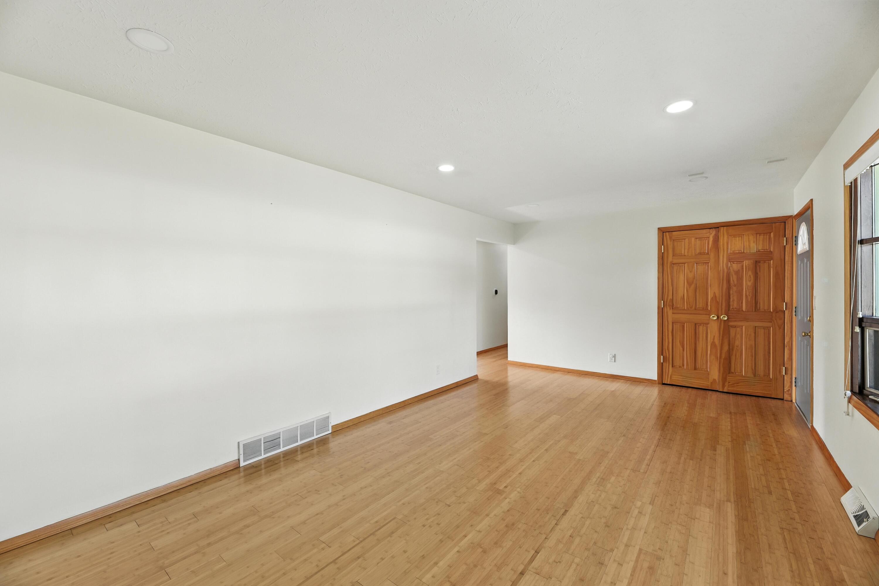 4159 Browning Drive, St. Joseph, MI 49085 | MLS 25047262 | Listing ...