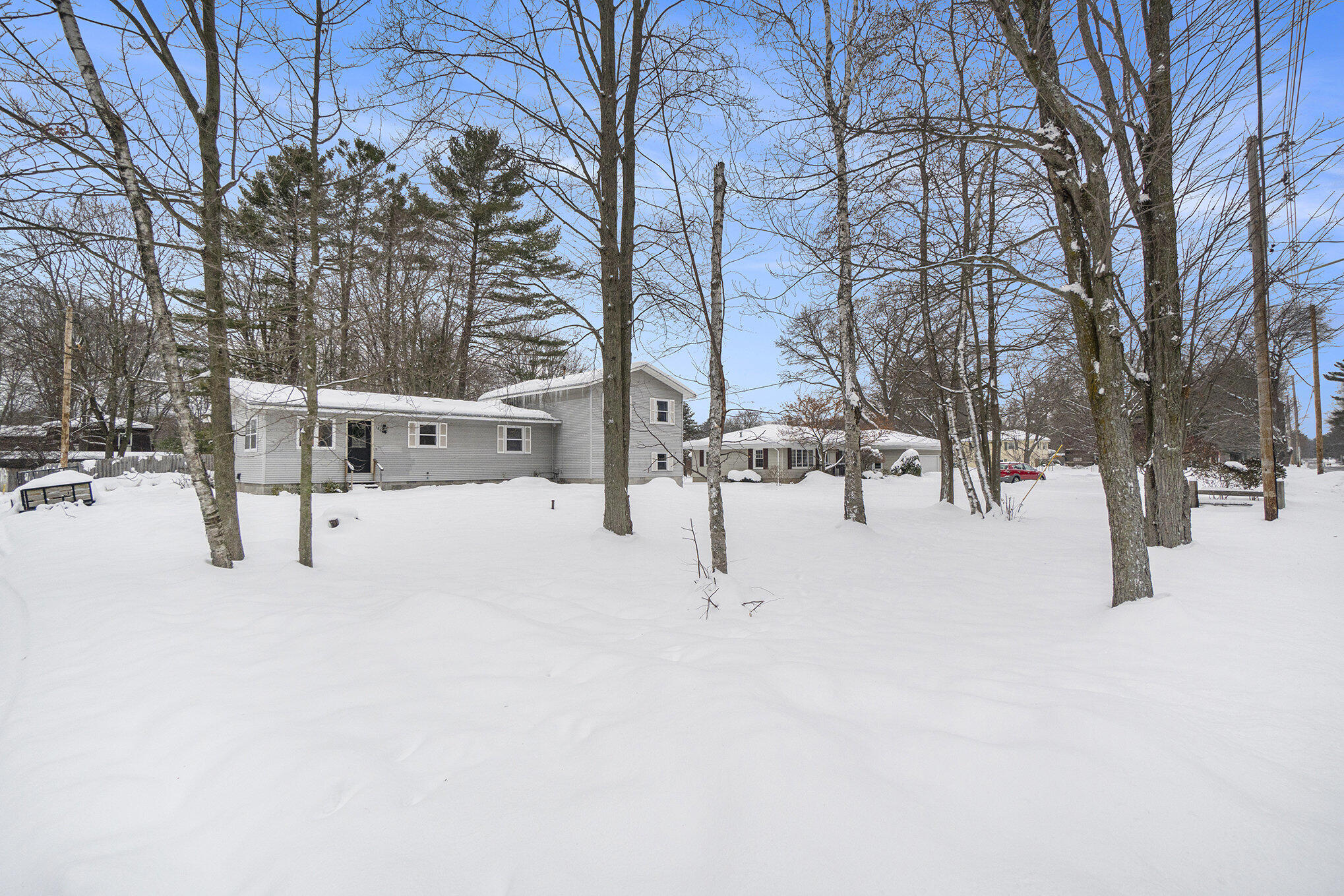 18689 W Spring Lake Road, Spring Lake, MI 49456 | MLS 25061432 ...
