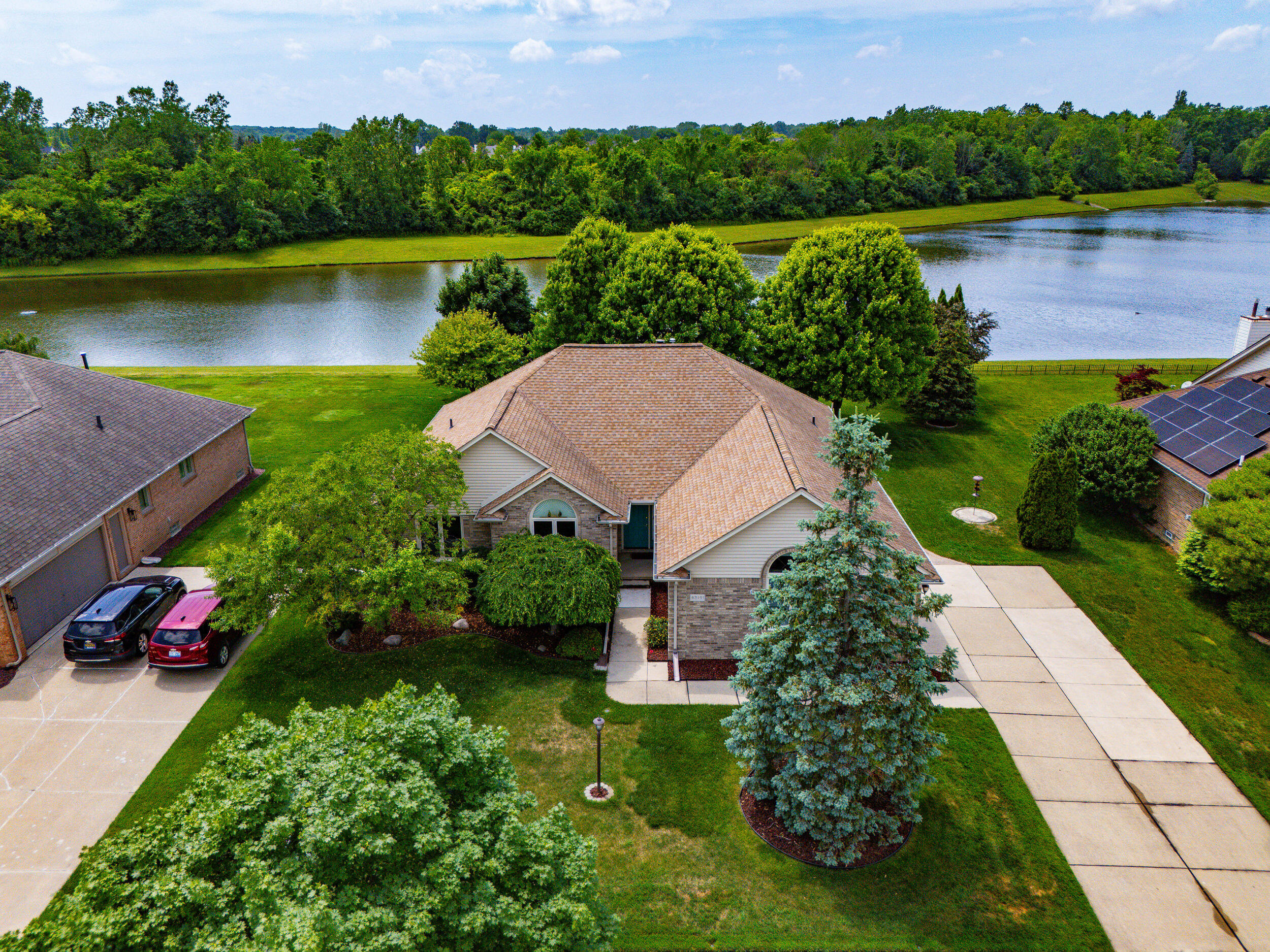 43191 Winterfield Dr, Sterling Heights, MI 48314, US | Buy, Sell, Rent ...
