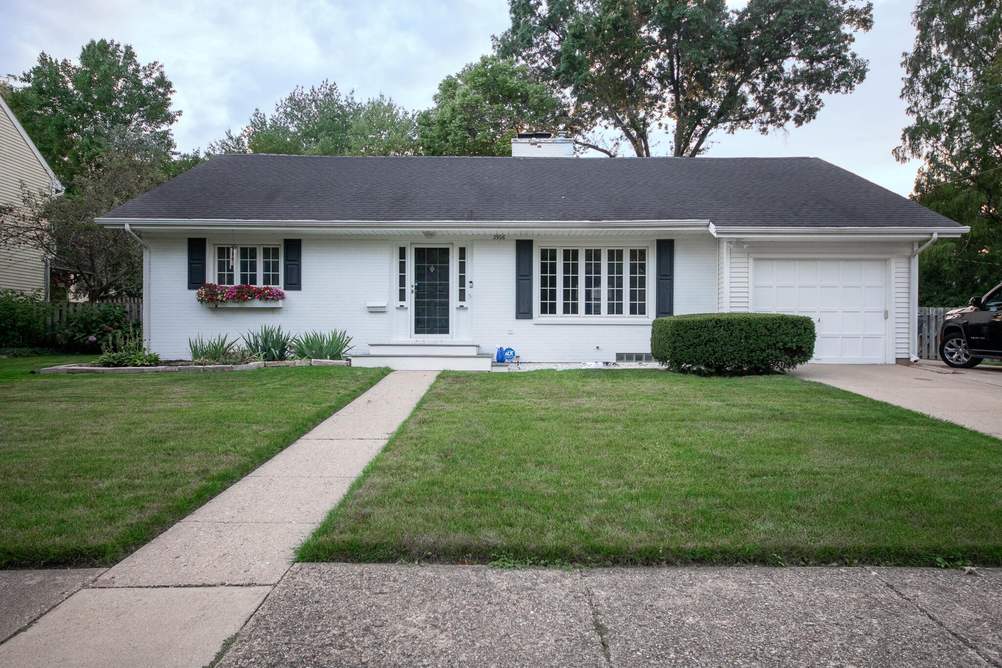 2906 Morton Avenue, St. Joseph, MI 49085 | MLS 23133470 | Listing ...