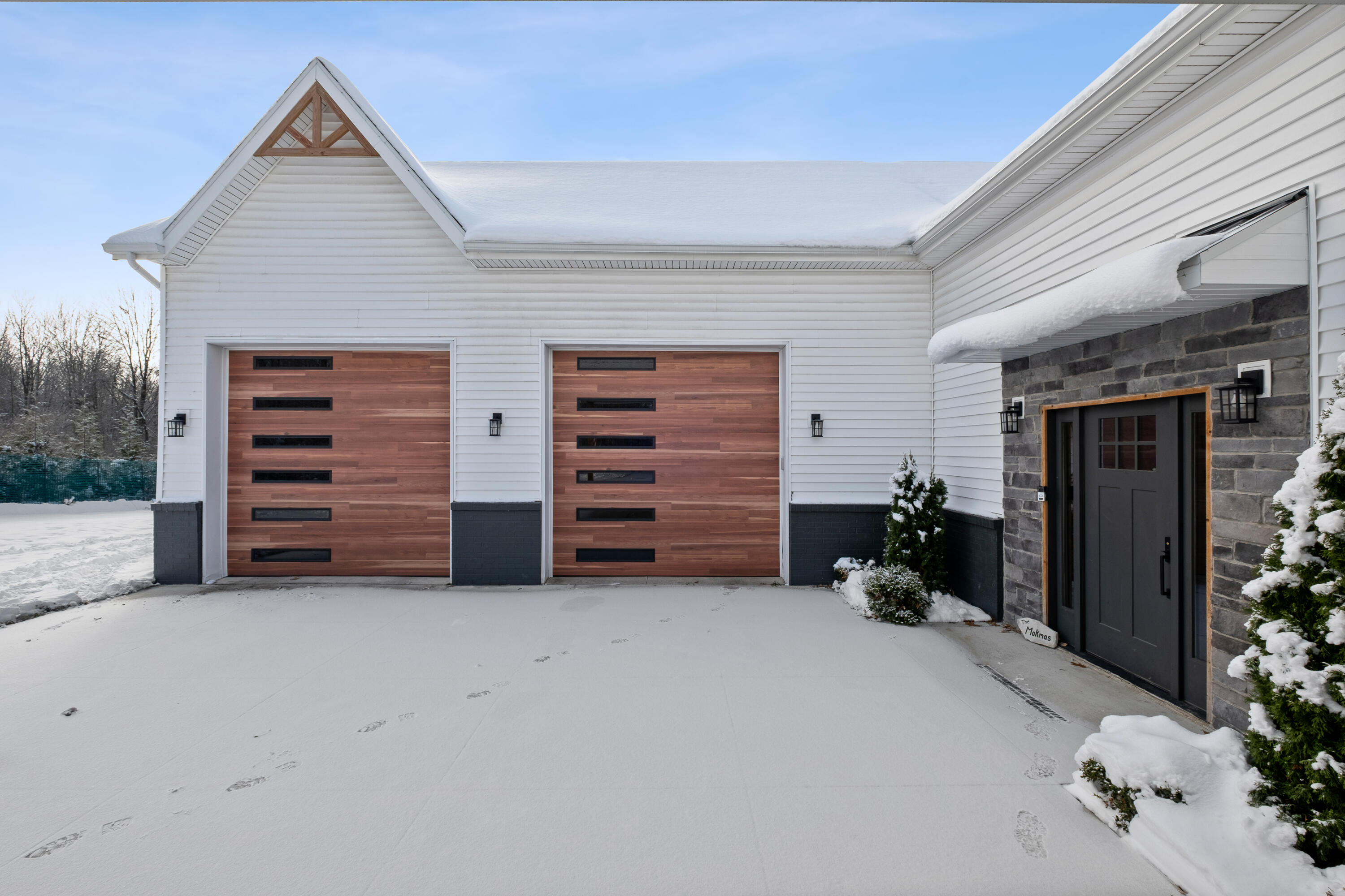 9815 Snow Pointe Drive SE, Alto, MI 49302 | MLS 25060557 | Listing ...
