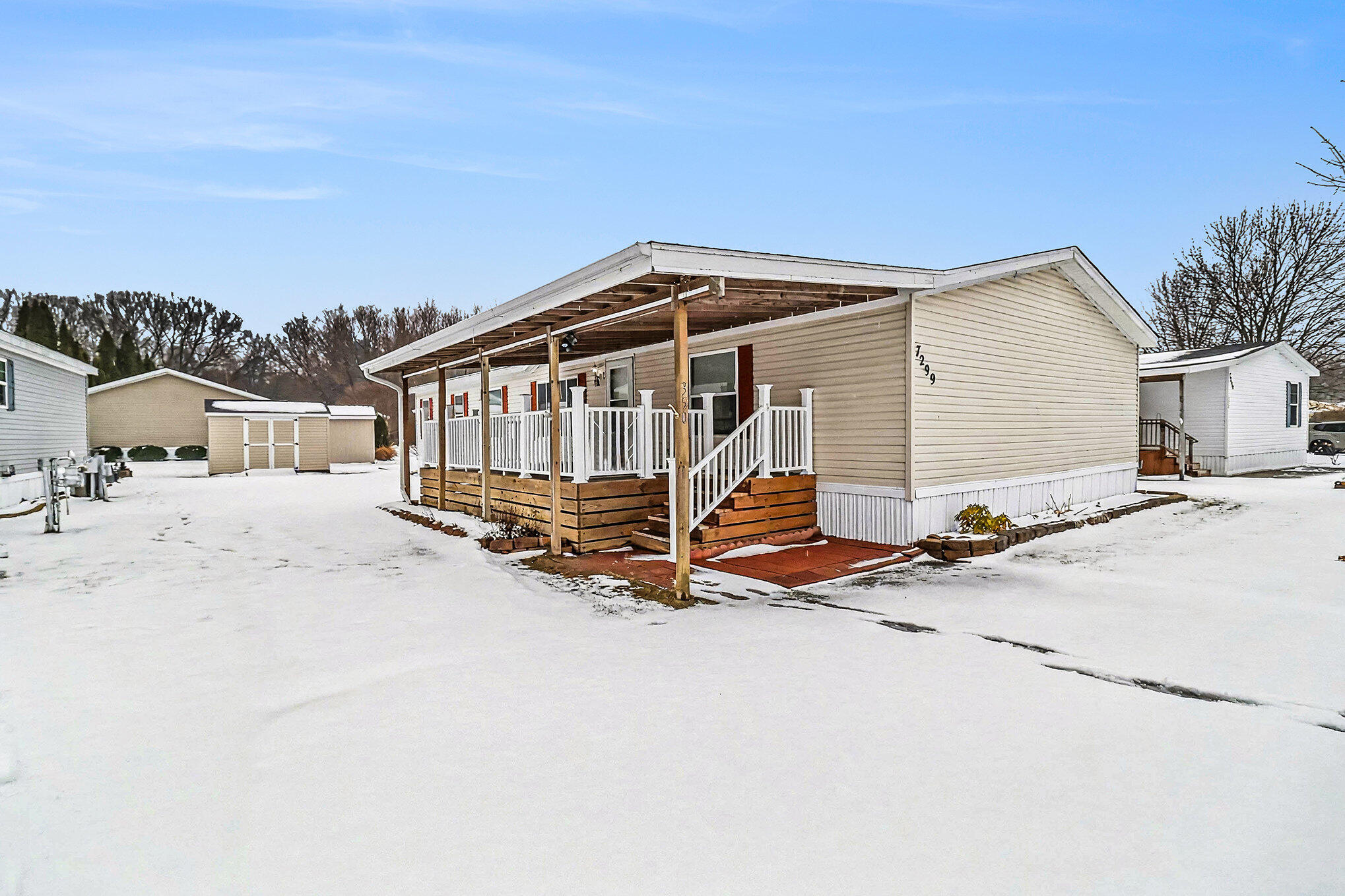 7299 White Swan Lane, Ludington, MI 49431 | MLS 26000720 | Listing ...