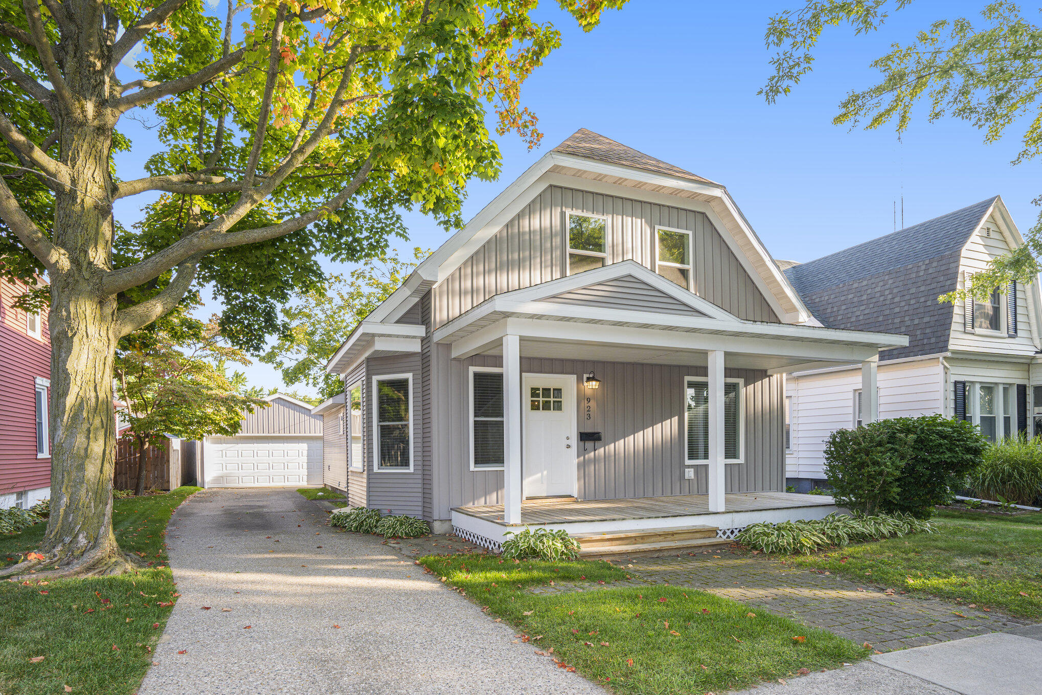 923 Michigan Avenue, St. Joseph, MI 49085 | MLS 25047879 | Listing ...