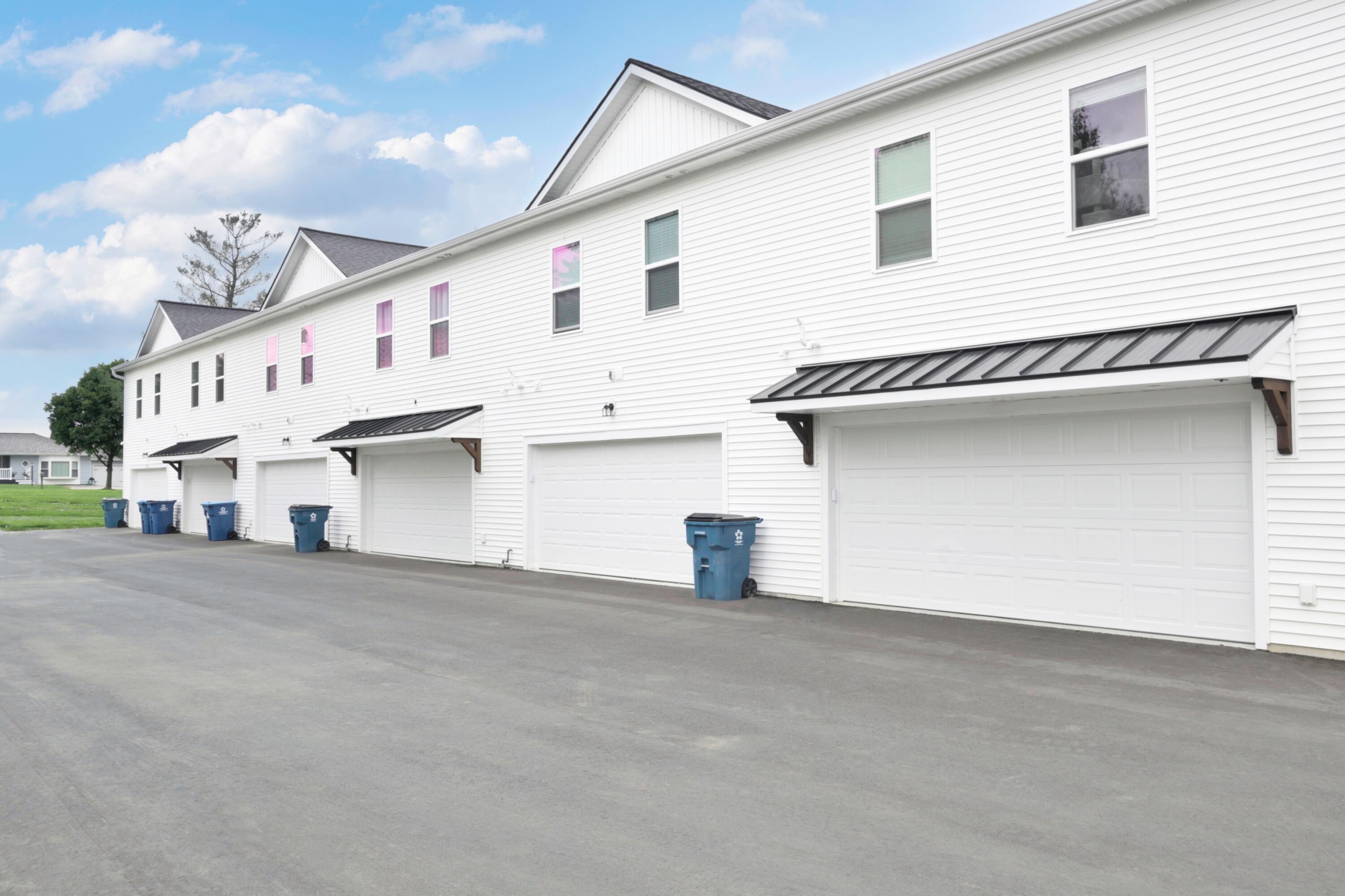 620 Bedford Falls Drive Unit 94, Sparta, MI 49345 | MLS 22029991 ...