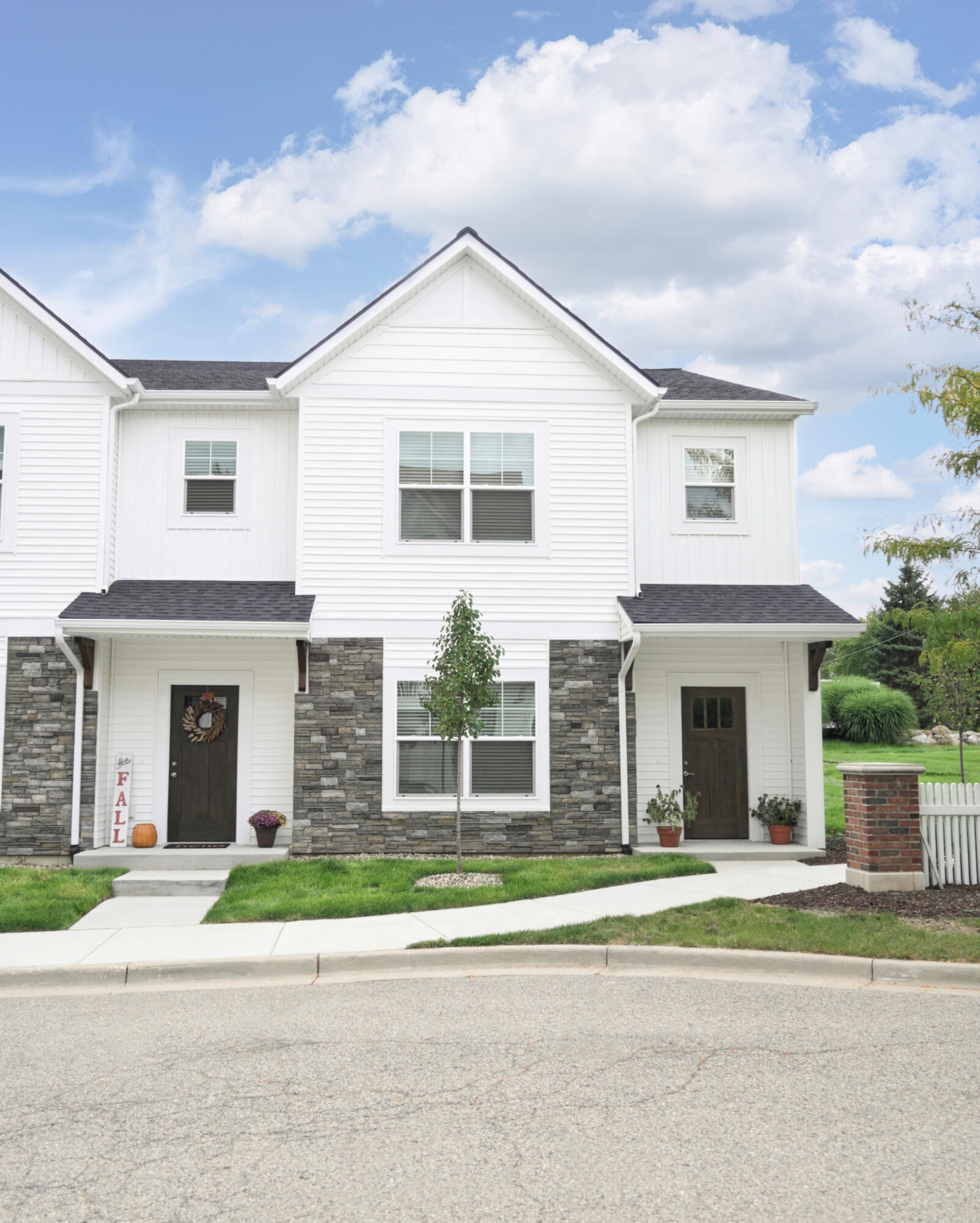 620 Bedford Falls Drive Unit 94, Sparta, MI 49345 | MLS 22029991 ...