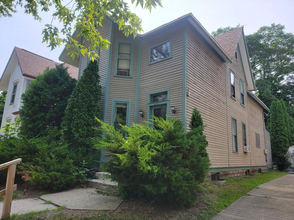 451 4th Street 2, Manistee, MI 49660, MLS #23029056 - Howard Hanna