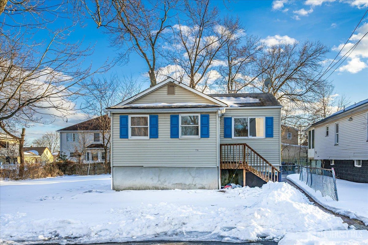 139 Fiat Ave, Iselin, NJ 08830 for sale - Stessa