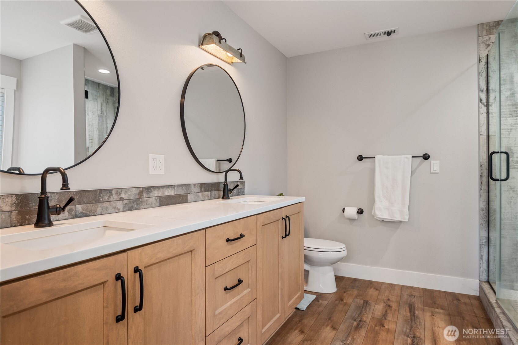 103 Andrew Court, Castle Rock, WA 98611 | MLS 2416901 | Listing ...