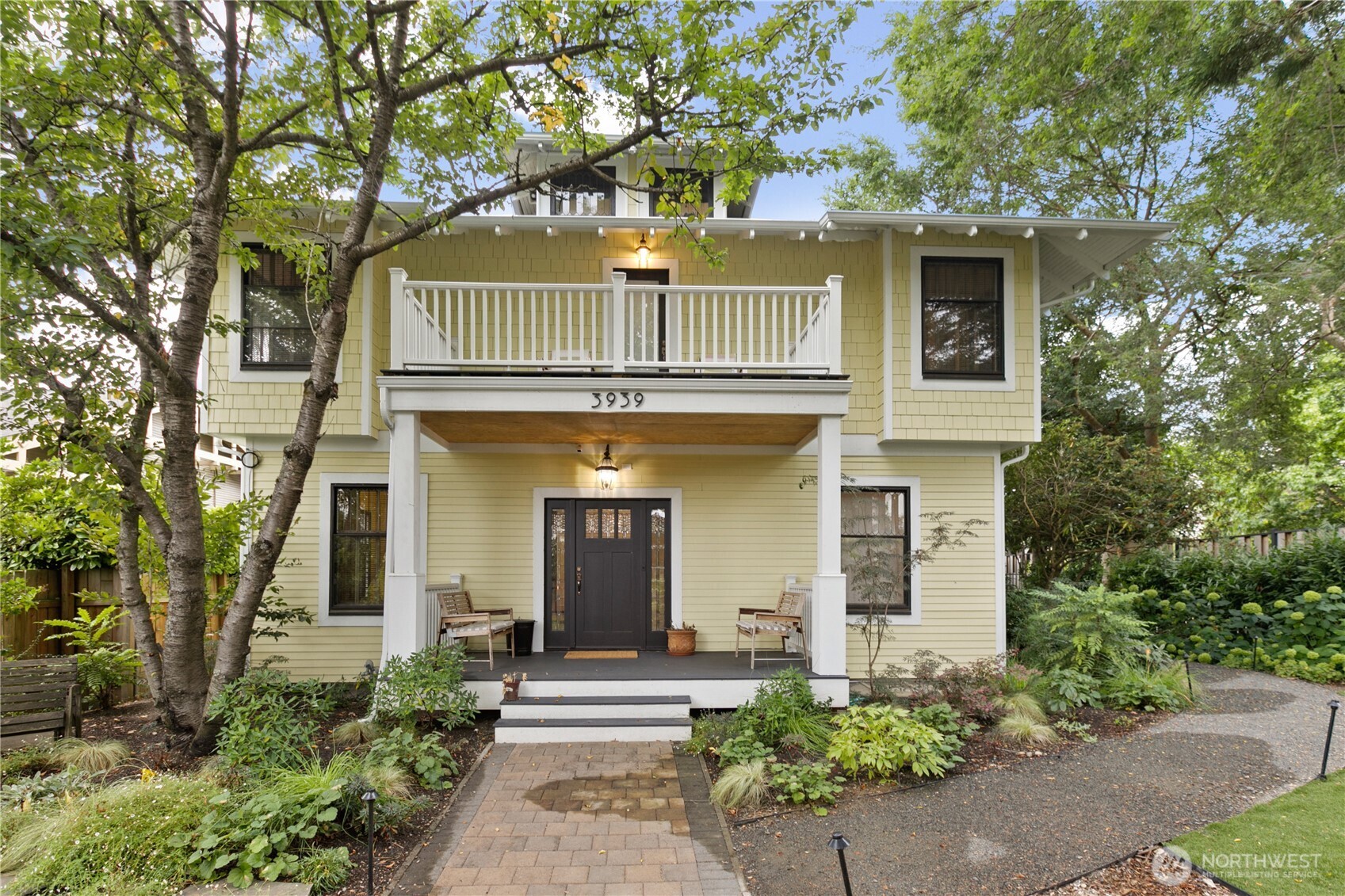 3939 Burke Avenue N, Seattle, WA 98103 | MLS 2441841 | Listing ...