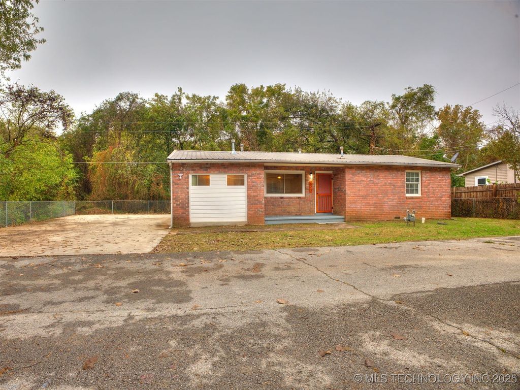 620 S Old Main Street, Coweta, OK 74429 (MLS # 2544826) – Tenkiller ...