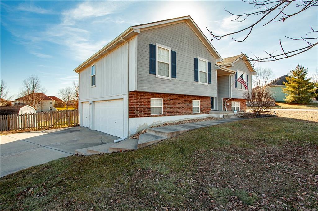 521 SW Lakeview Drive, Grain Valley, MO, 64029- Listings - Atlas Real ...