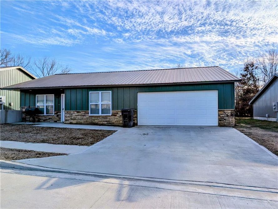 609 W Bridge St, Knob Noster, MO 65336 for sale - Stessa